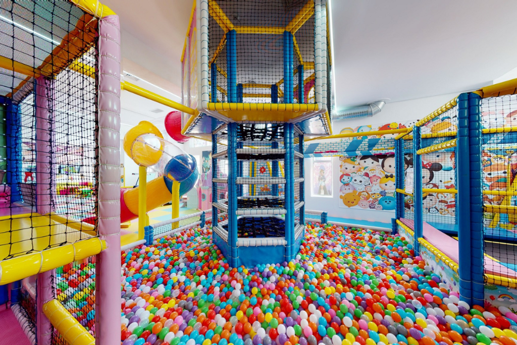 Amenajare loc de joaca de interior Zuzzy Kids, Botosani - Waterboyz